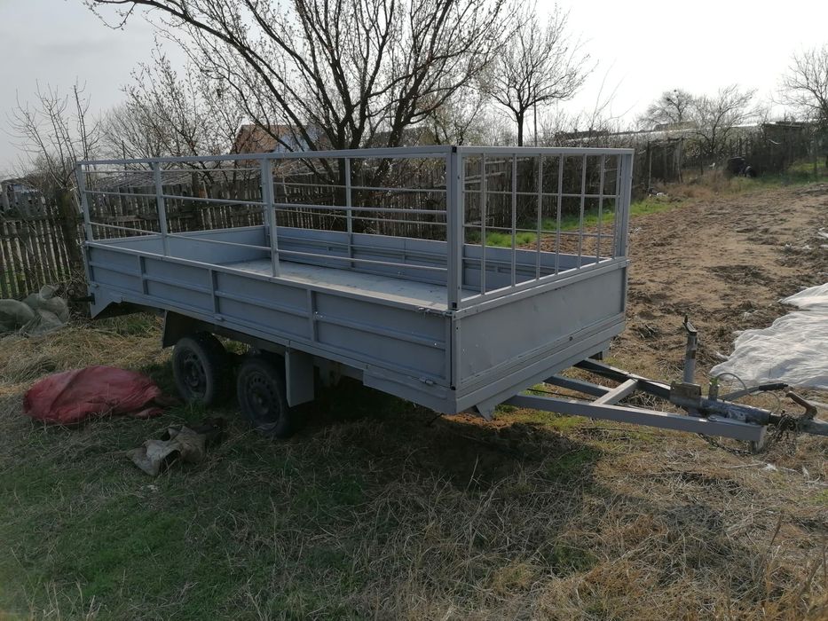 Remorca auto axă dubla, lungime 4metri, lățime 2 metri, înmatriculată ...