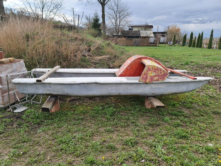 Vind barca si hidrobicicleta Ciumbrud • OLX.ro