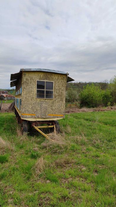 Pavilion apicol de vanzare Dobra • OLX.ro
