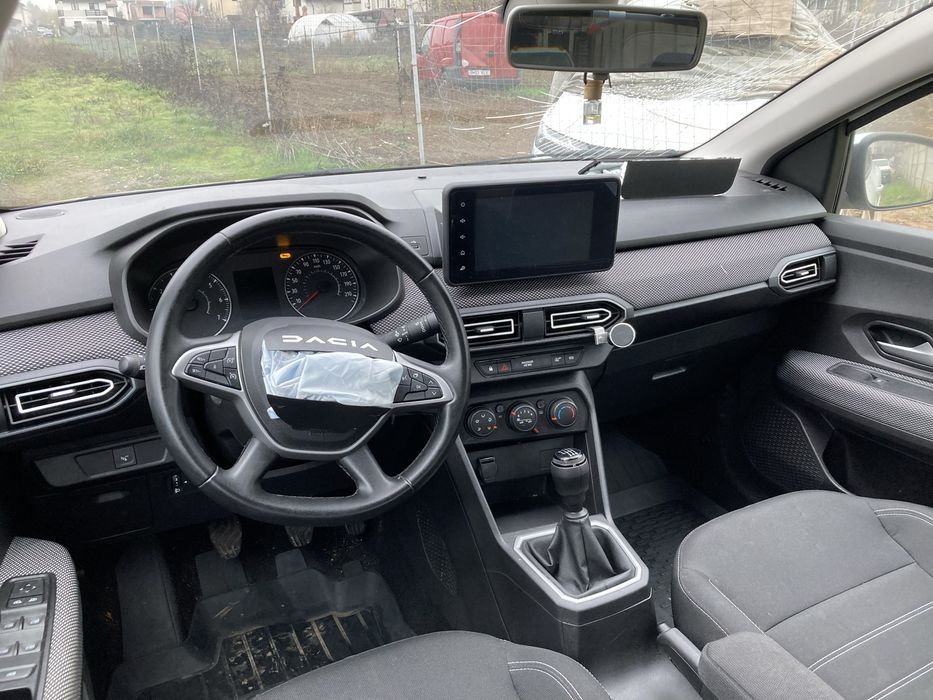 Dacia Logan avariat/lovit 2023 Rosu • OLX.ro