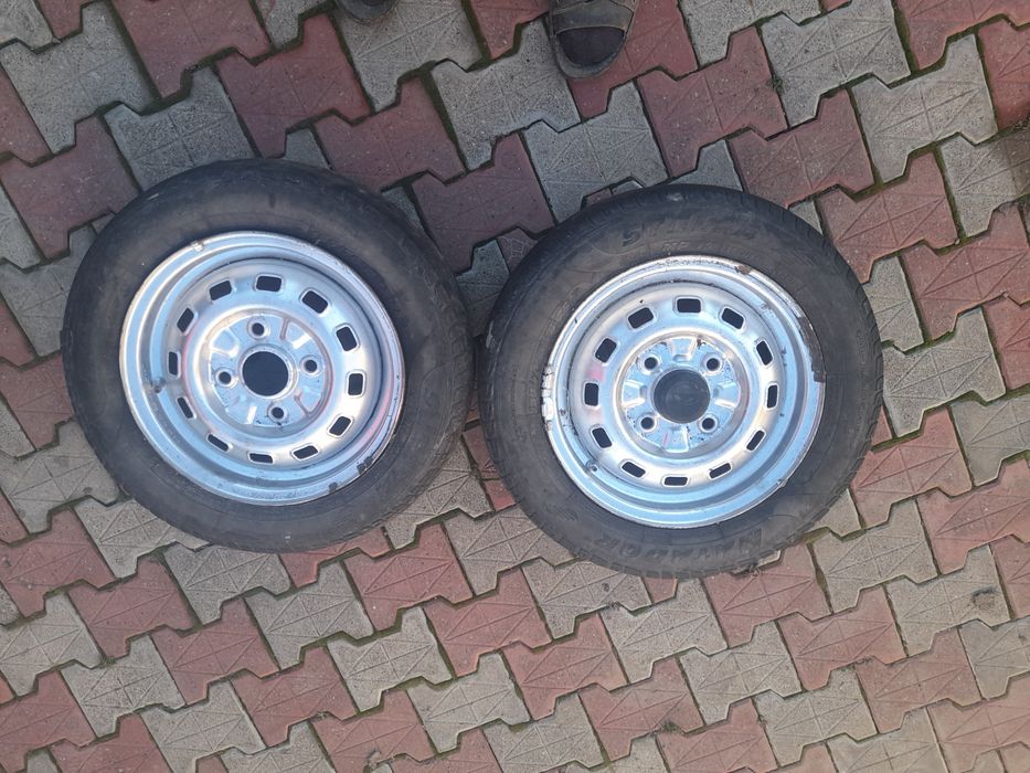 Jante Matiz 5 bucăți...Capace roti pe 16 Duster Focsani • OLX.ro