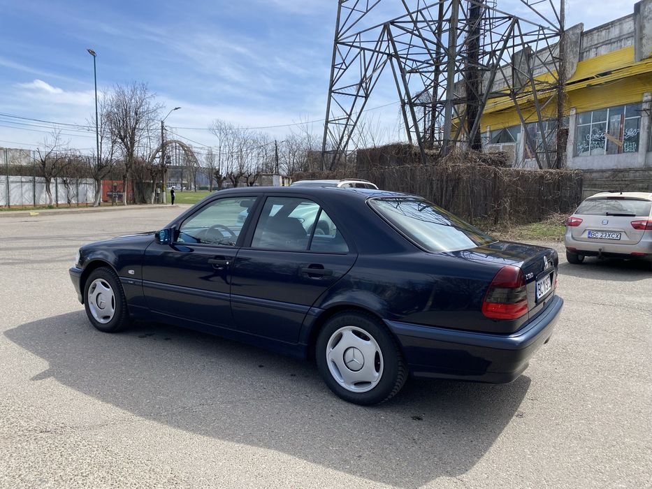 Mercedes C 180 import Elvetia 5300 euro Bacau • OLX.ro