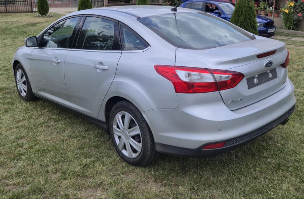 Ford Focus 1.6 benzina 150 CP/2012-defecta Ludus • OLX.ro