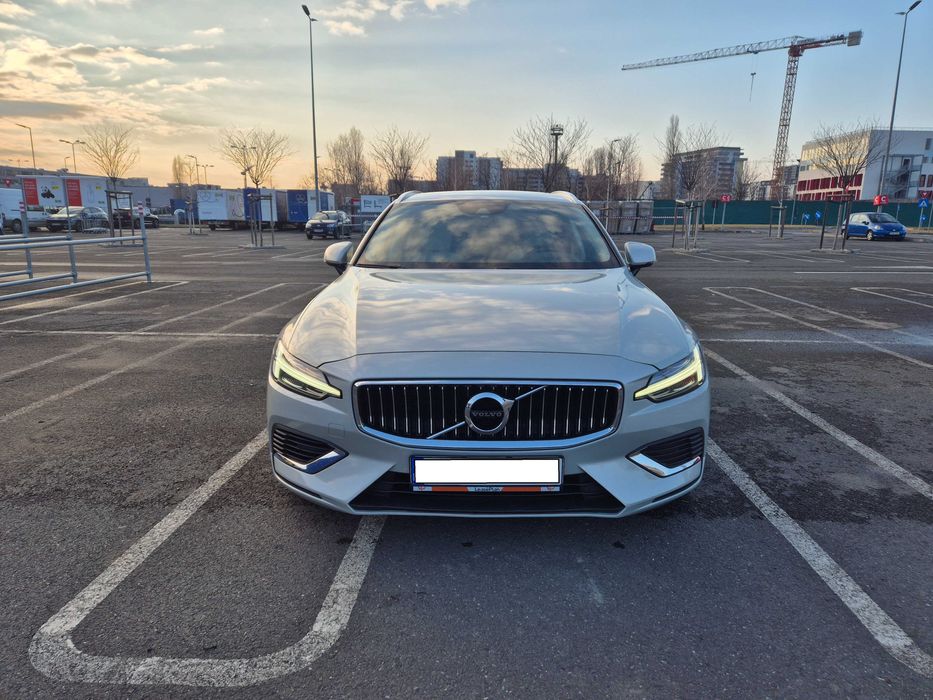 Volvo V60 T8 Inscription - Plug-in Hibrid - 390 Cp - 4x4 Bucuresti ...
