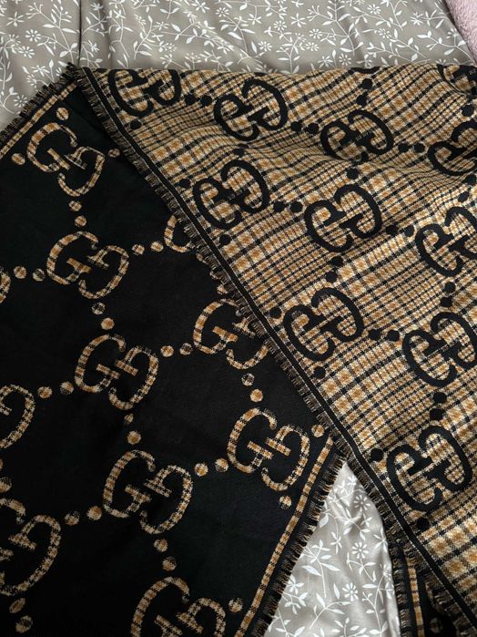 Esarfa, Fular unisex Gucci, Lana, 2 Fete, Negru/Bej Zalau • OLX.ro