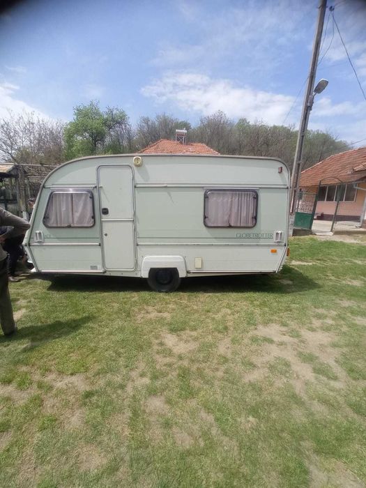 Rulota auto Globe trotter Dragasani • OLX.ro