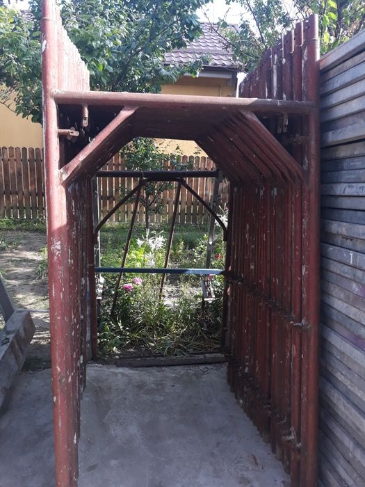 Schela metalică pentru lucrări Targoviste • OLX.ro