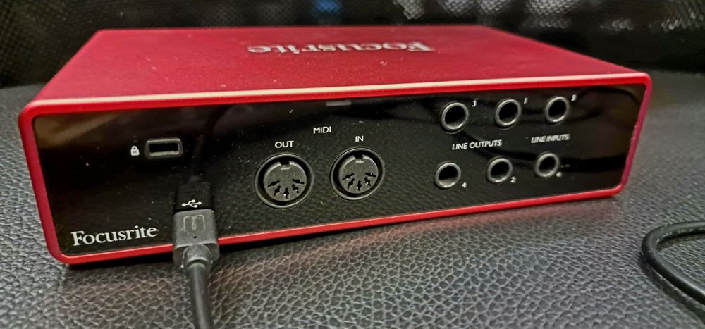 Interfata audio Focusrite Scarlett 4i4, 4 canale intrare 4 iesire, USB ...