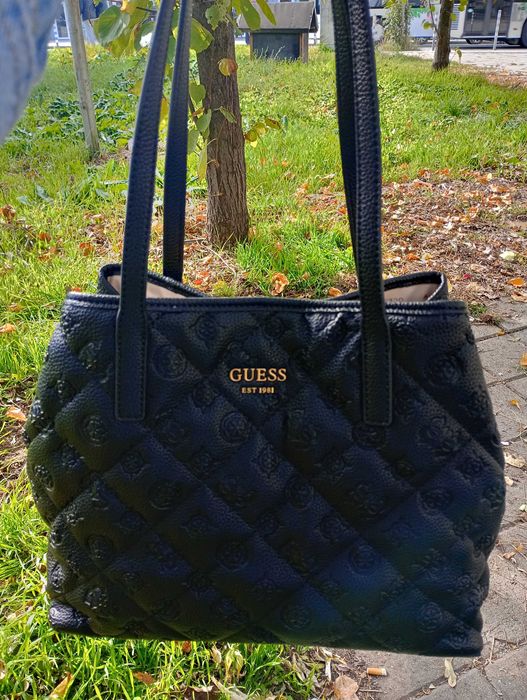 Нова чанта Guess original нова колекция черна мека кожа,практична стил гр. София 7-ми 11-ти ...