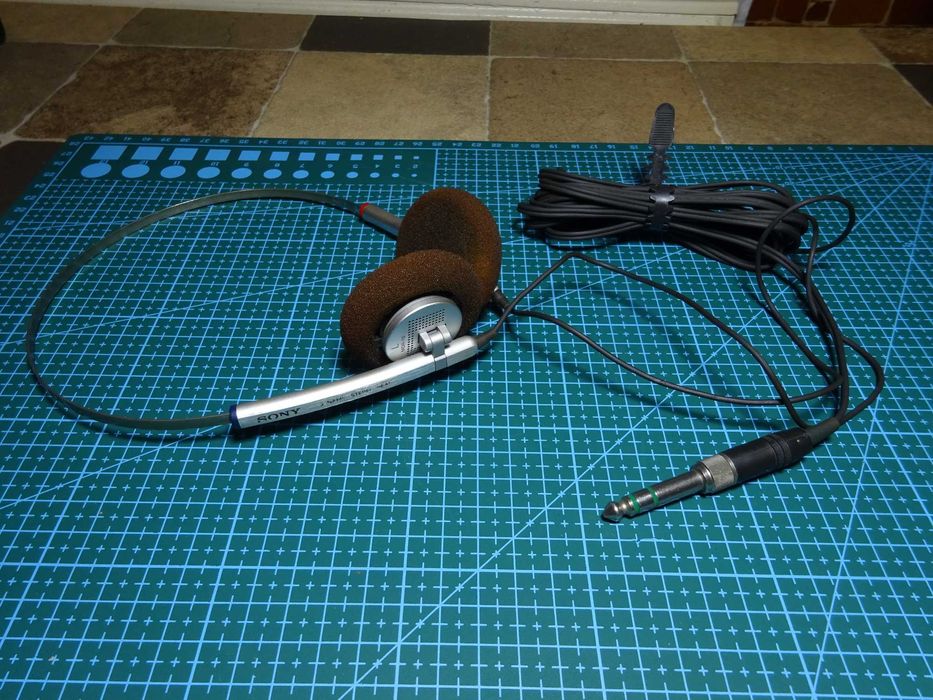 Casti audio walkman vintage Sony MDR-70 Campulung • OLX.ro