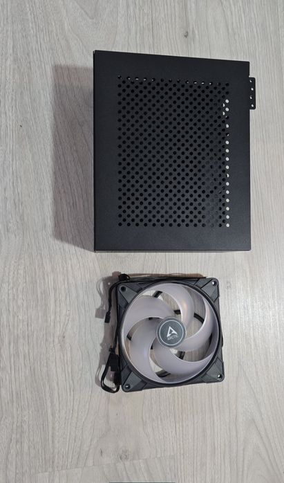 Carcasa Mini ITX SFF 3.8L - cca. 4L/DTX Bucuresti Sectorul 6 • OLX.ro
