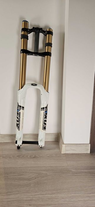 Furca Fox 40 Coil - Arc albastru Suceava • OLX.ro