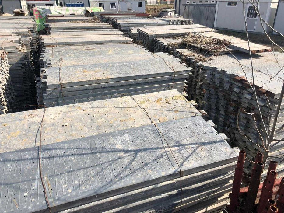 Schela metalica pentru fatada Targoviste • OLX.ro