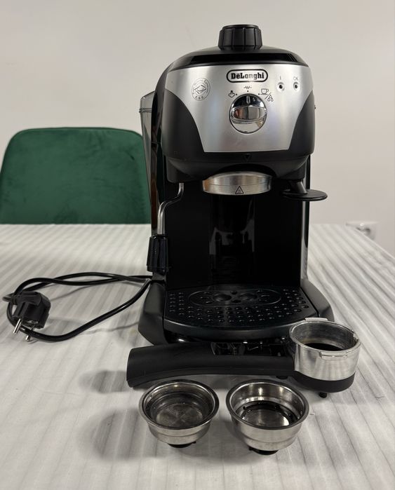 Expresor cafea DeLonghi Varsatura • OLX.ro