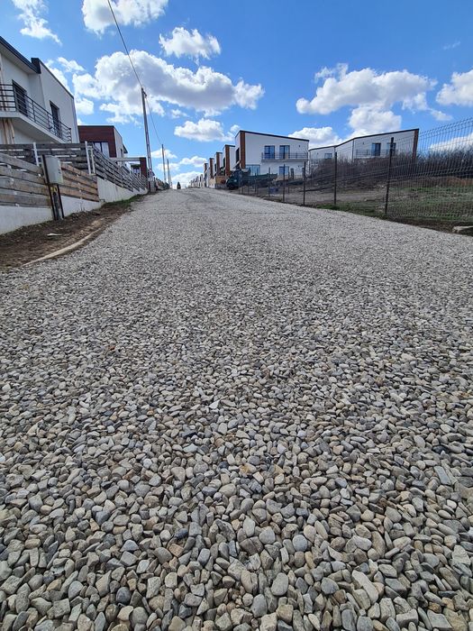 Miniexcavator miniîncarcator bobcat cilindru compactor piatra drumuri ...