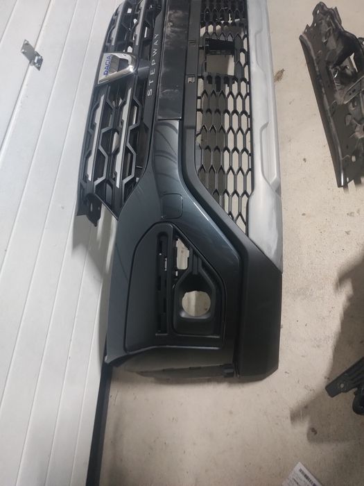 Bara fata, far dreapta, traversa, trager Sandero stepway 2021-2022 Bascov • OLX.ro