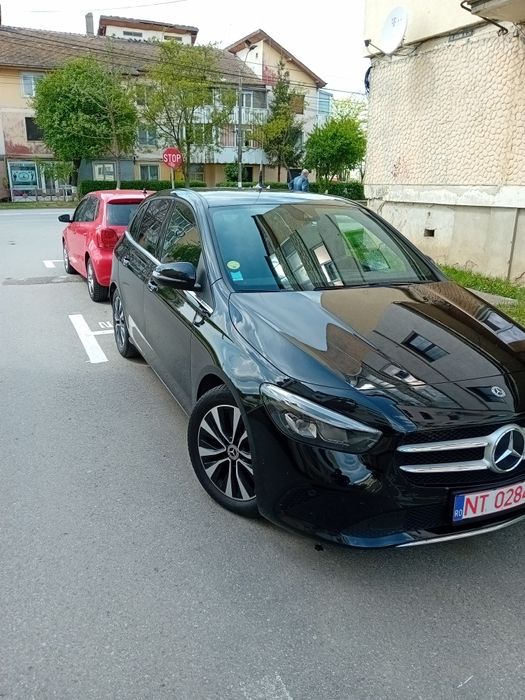 Mercedes Benz B class 2021 model nou ecran tableta mare 3D Iasi • OLX.ro