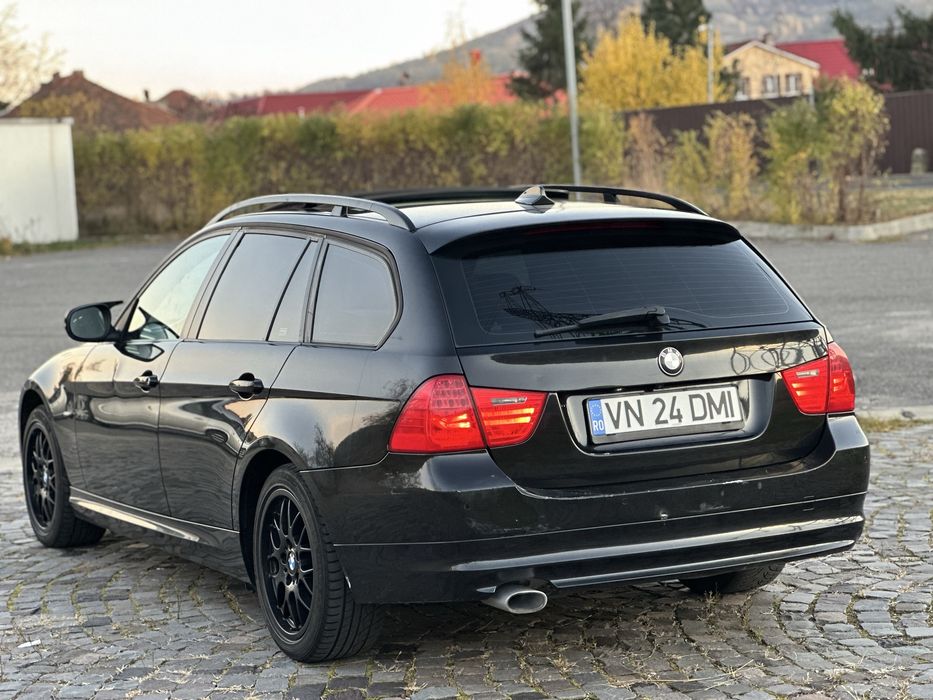 BMW 320D LCI •Automat• Navigatie• Bi-xenon • panoramic• stare Perfectă ...