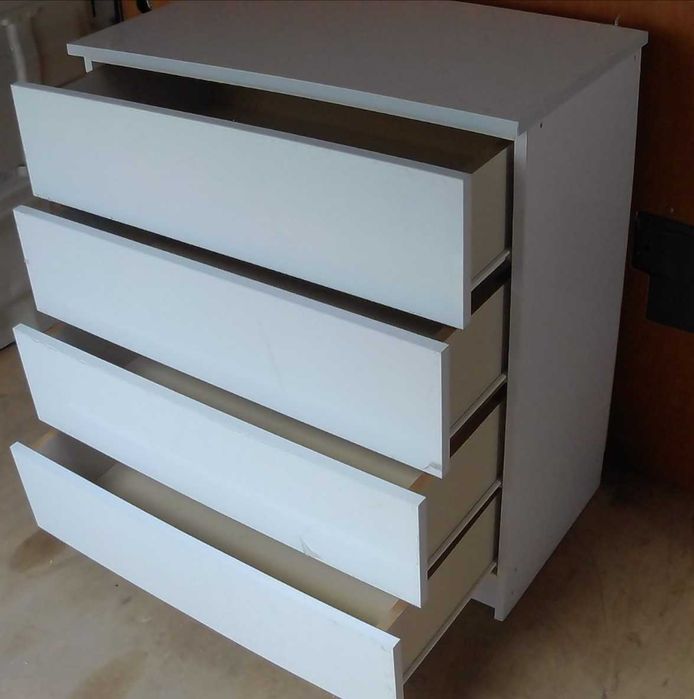 Скрин 4 чекмеджета бял гланц 90см 165лв гр София Обеля • Olx Bg