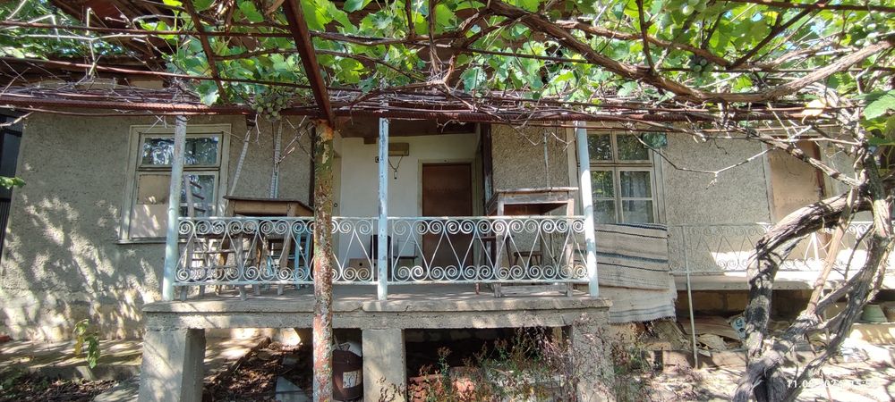 Едноетажна къща с Черковна • Olx Bg