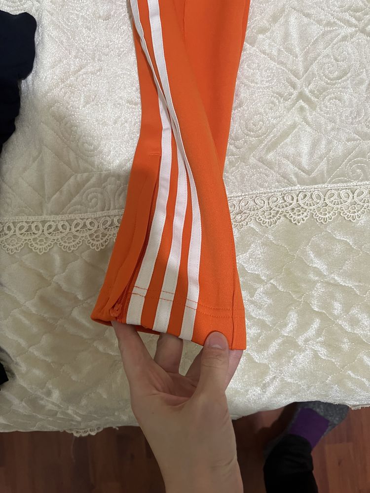 Спортивка Adidas оригинал женская: 10 000 тг. - Спортивные костюмы ...