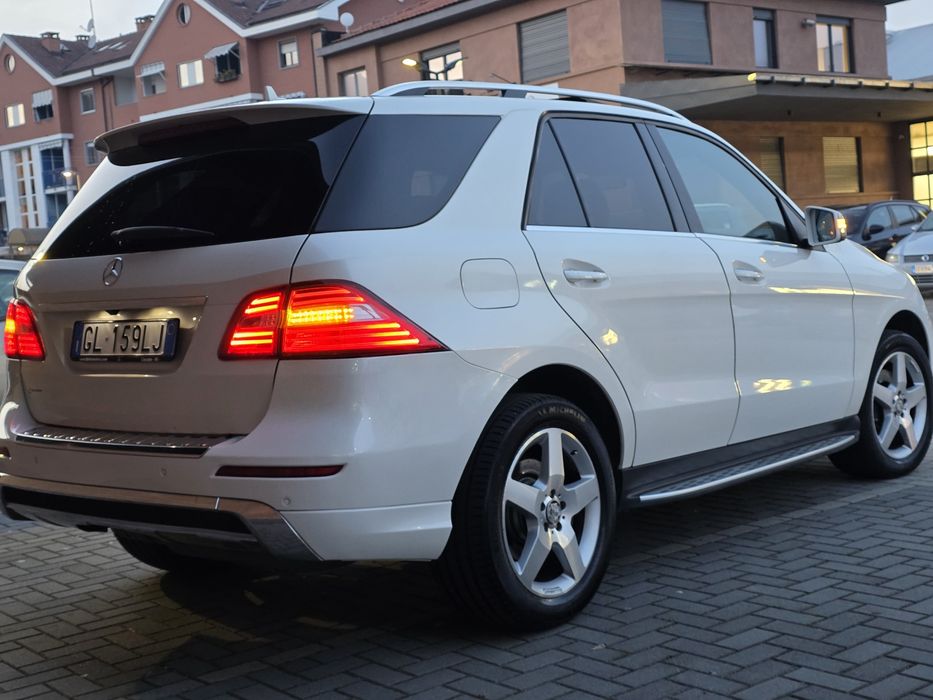Mercedes-benz ML 350d 258cp NaviPiele/Incalzire/Panoramic/Carlig remor ...