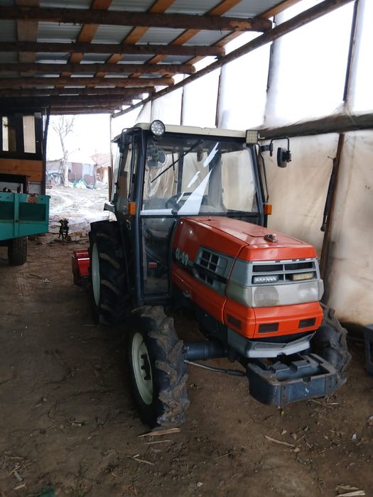 Vând tractor japonez plus freză Urziceni • OLX.ro