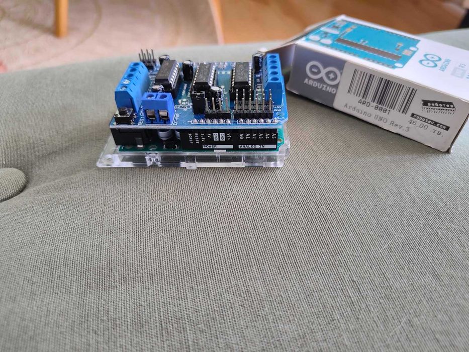 Arduino Uno R3 + L293D Motor Driver Shield гр. София Оборище • OLX.bg
