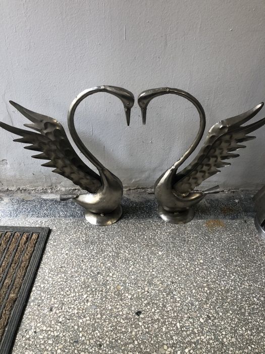 Lebede metalice Radauti • OLX.ro