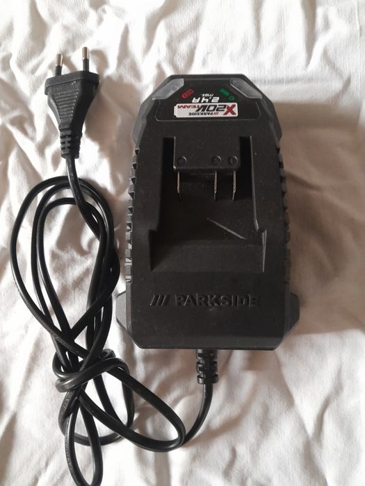 Tigla veche,filetanta,incarcator parkside Petrosani • OLX.ro