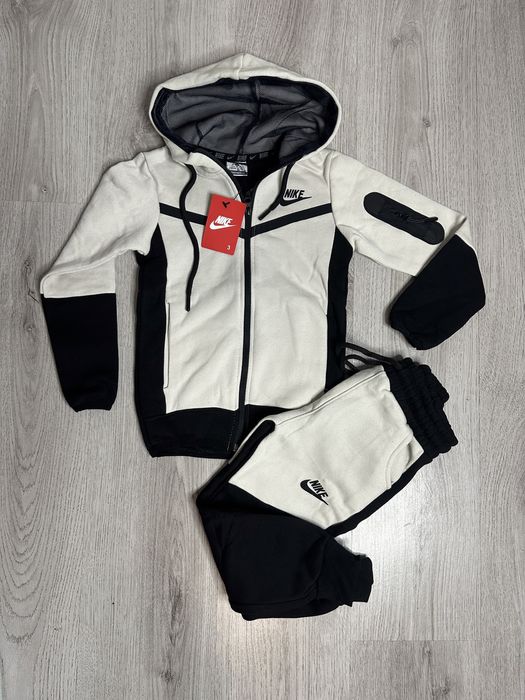 Trening nike tech copii Bucuresti Sectorul 5 • OLX.ro