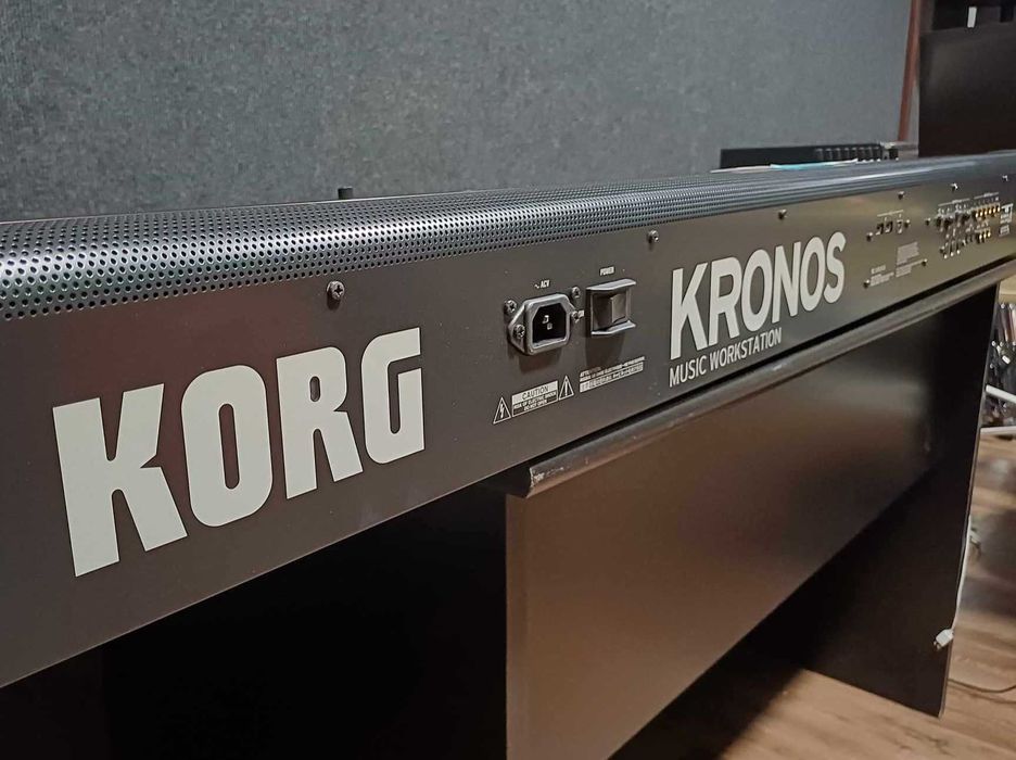 Korg Kronos 2 88 LS (noua in cutie, nefolosita) Cluj-Napoca • OLX.ro
