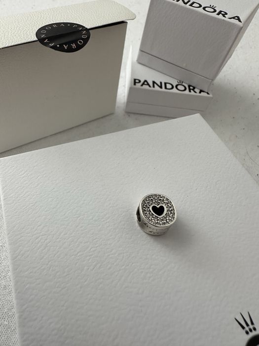 Talisman Pandorq Happy Anniversary Catelu • OLX.ro