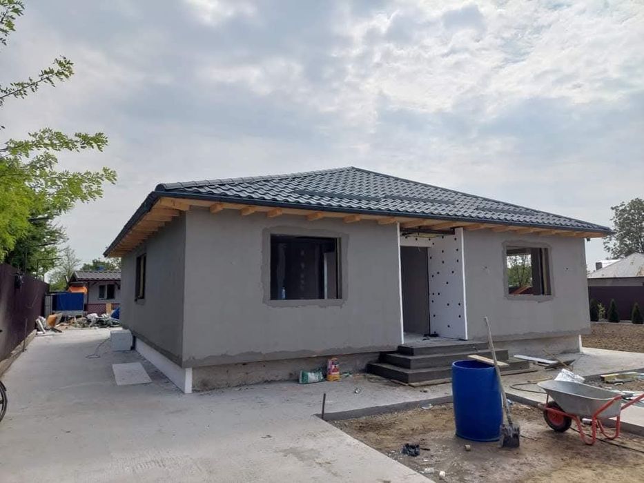 Case Modulare din structura metalica invelite cu panouri sandwich ...