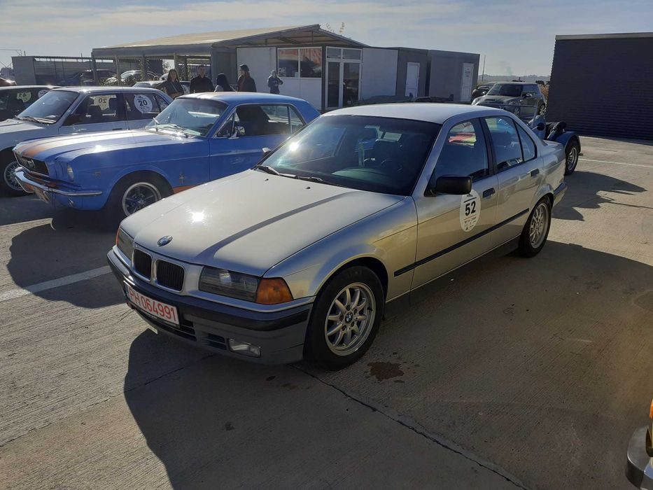 Vand BMW e36 320i, istorica, in stare originala Urlati • OLX.ro