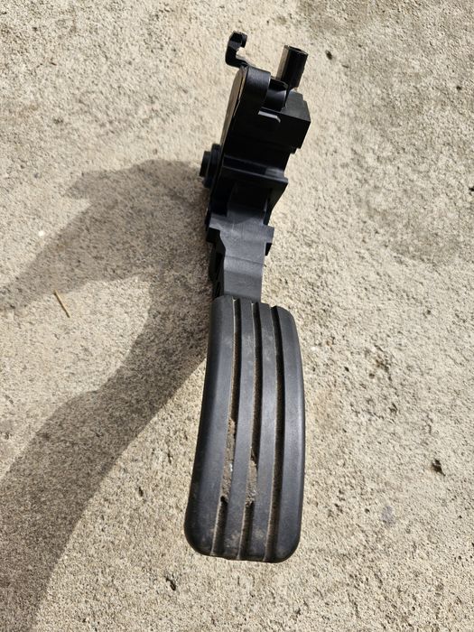 Pedala acceleratie Renault Megane 3 2011 1.5 dci 180020022R Bucuresti Sectorul 1 • OLX.ro