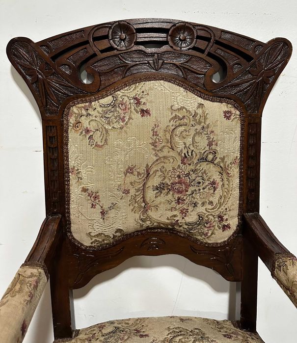 1 buc Scaun Vintage cu ornamente sculptate; Fotoliu; Jilt Bucuresti ...