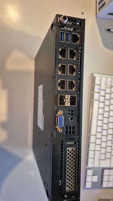 Server supermicro E300-9D-4CN8TP - 8 NICs - 4x1G + 4x10G Bucuresti ...