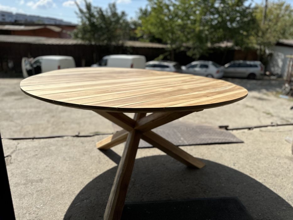 Masa dining pentru exterior din lemn de tec Teresinha Kave Iasi • OLX.ro