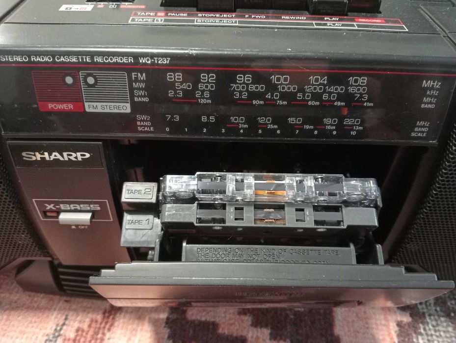 Radio casetofon SHARP Dublu. Vintage Braila • OLX.ro