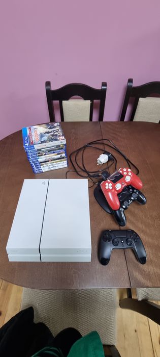 Продавам Плейстейшън 4 - PS 4 гр. Попово • OLX.bg
