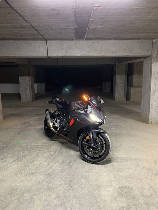 Honda CBR 1000RR Fireblade Sc77 Bucuresti Sectorul 4 • OLX.ro