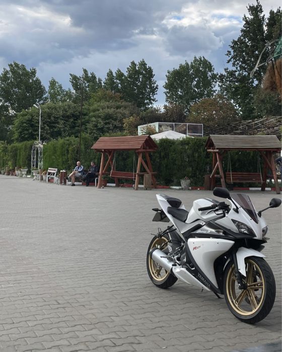 Motocicleta yamaha yzf r125 Ramnicu Valcea • OLX.ro