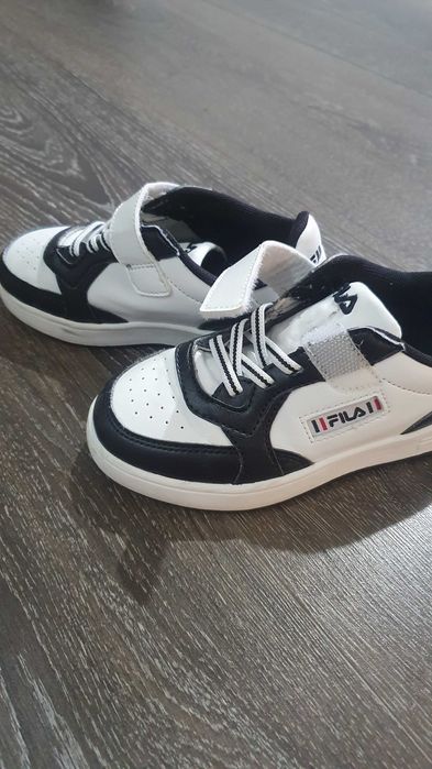 Adidasi fila nr 29 Craiova • OLX.ro