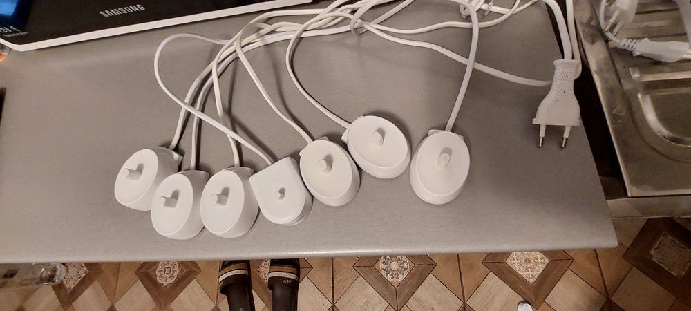 Incarcator pentru periute electronice Arad • OLX.ro