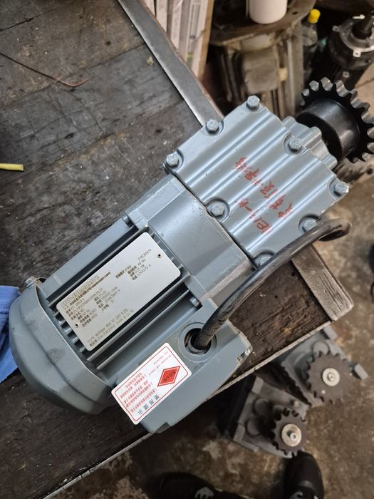 Motor cu reductor SEW-EURODRIVE Ploiesti • OLX.ro