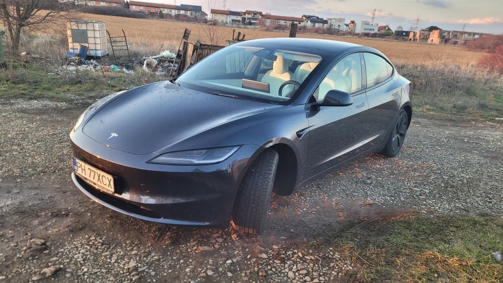 Tesla model 3 highland dual motor Ploiesti • OLX.ro