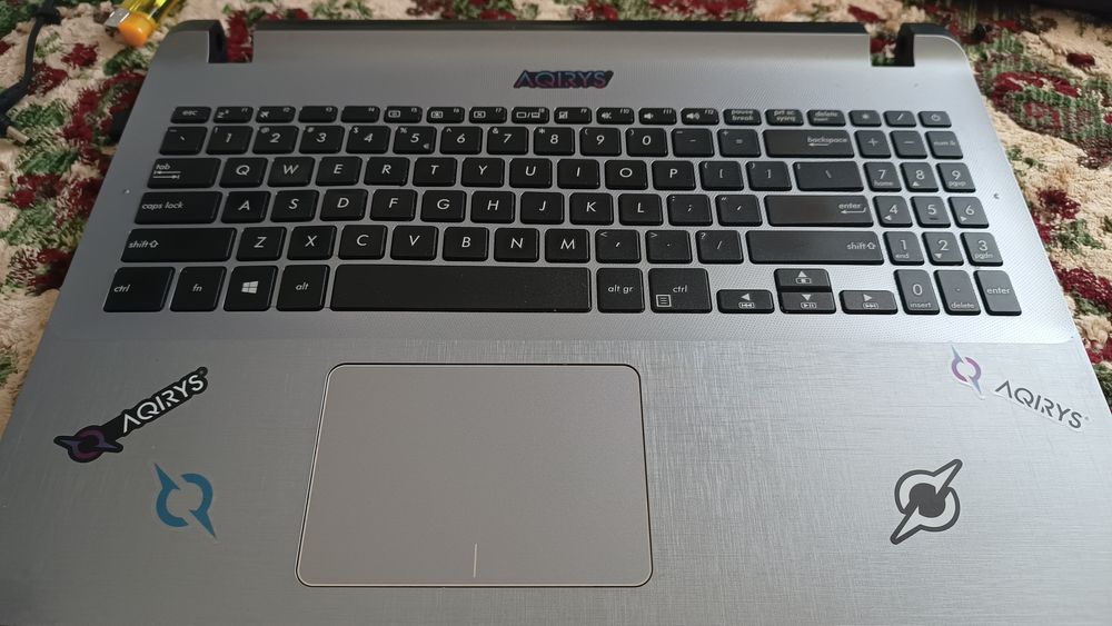 Laptop Asus X507U i5 8'th Gen UHD 620 M.2 + SSD Ploiesti • OLX.ro
