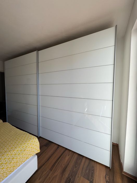 Dressing/Dulap 322/235/65 cm 2 usi culisante stica alba Arad • OLX.ro