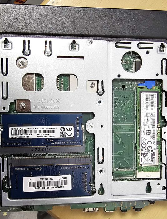 Unitate mini pc lenovo thinkcentre m720q i7 8700t 8gb ram ssd 256 gb ...